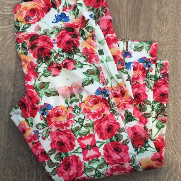 LuLaRoe | Pants & Jumpsuits | Lularoe Jade Capri Athletic Legging ...